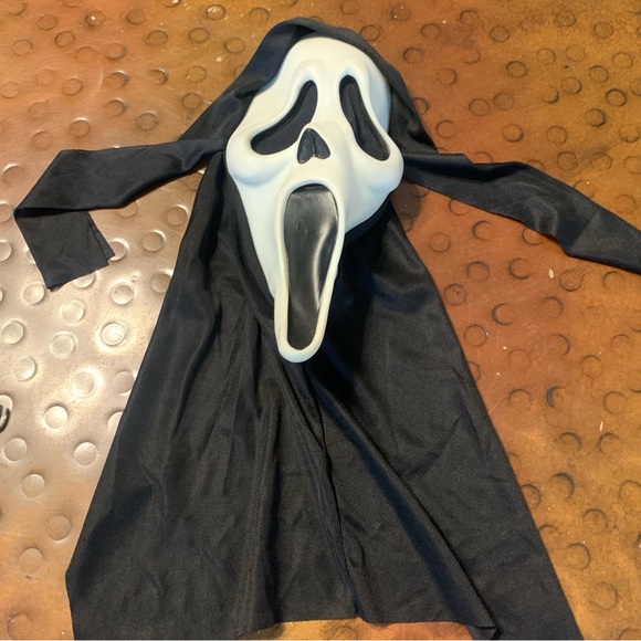 Easter Unlimited | Holiday | Vintage Scream Ghostface Mask Easter ...